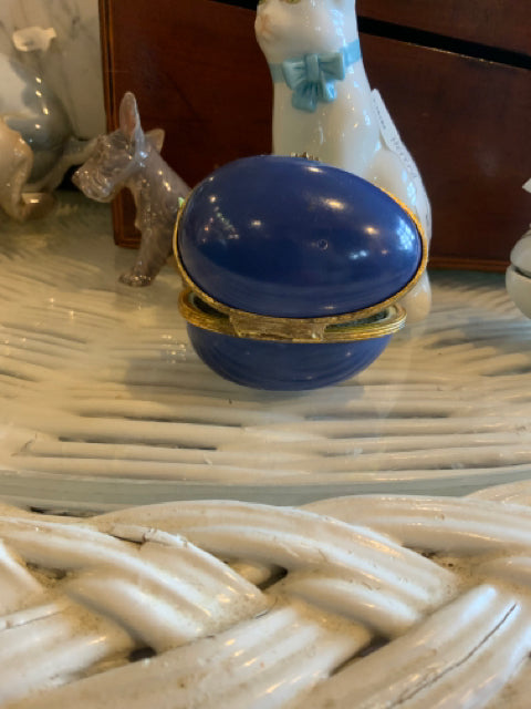 Gorham egg box with flowers – Re Antiques